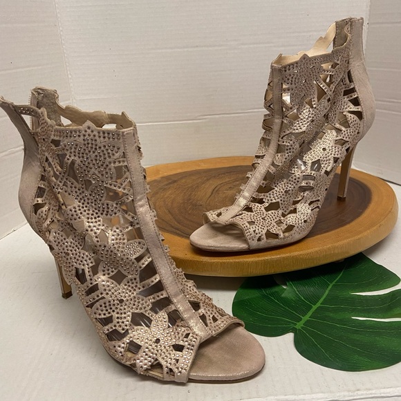 Jessica Simpson | Shoes | Jessica Simpson Gessin Floral Lace Stenciled ...